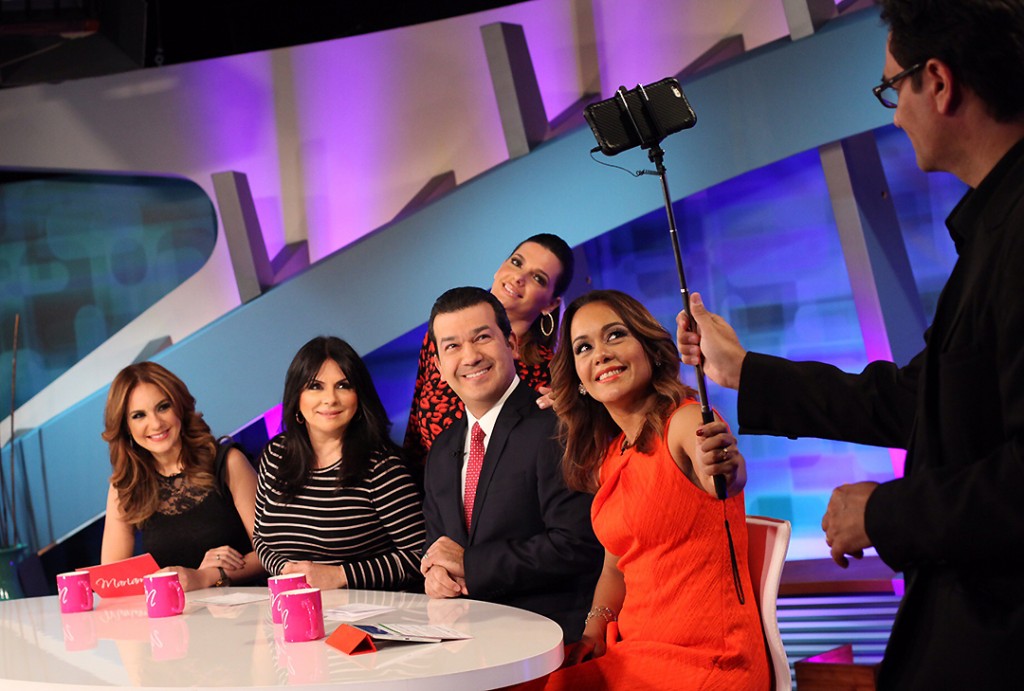 Jimmy Navarro habla sobre los medios sociales y los niños en Mariam TV ...